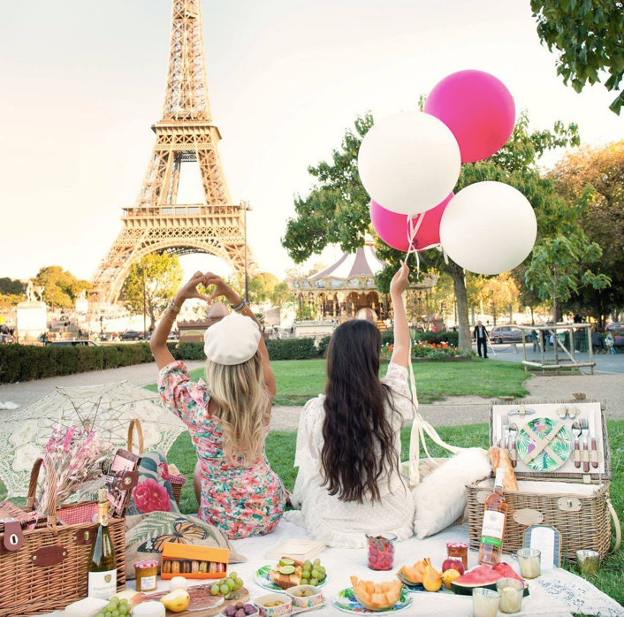 Create the Ultimate Romantic Picnic Experience in Paris
